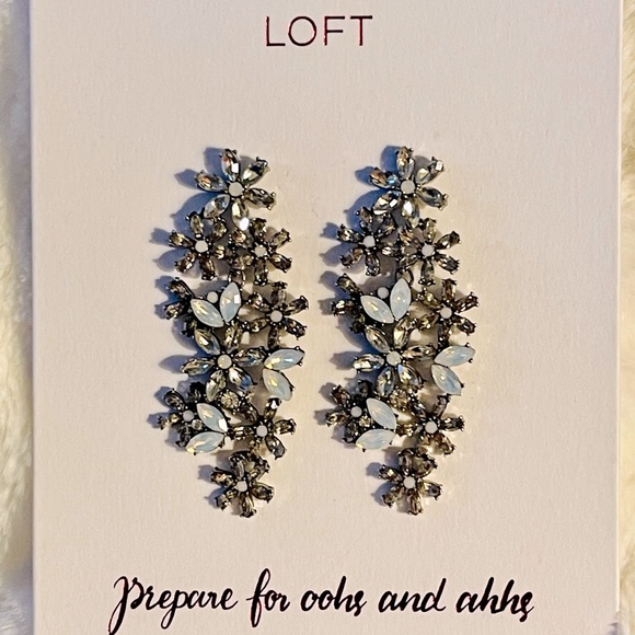 LOFT | Jewelry | Nwt Loft Floral Dangle Earrings Perfect For The ...